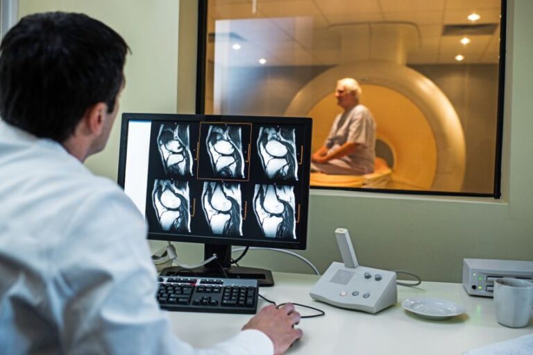 ام آر آی شکم چیست و چرا انجام می شود؟ | مرکز تصویربرداری دکتر قائمیان